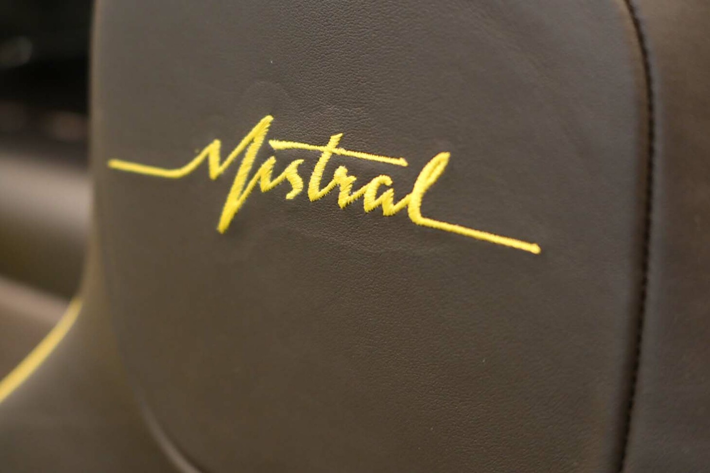 ブガッティW16ミストラル 内装・外装など50枚 【画像・写真】 - webCG