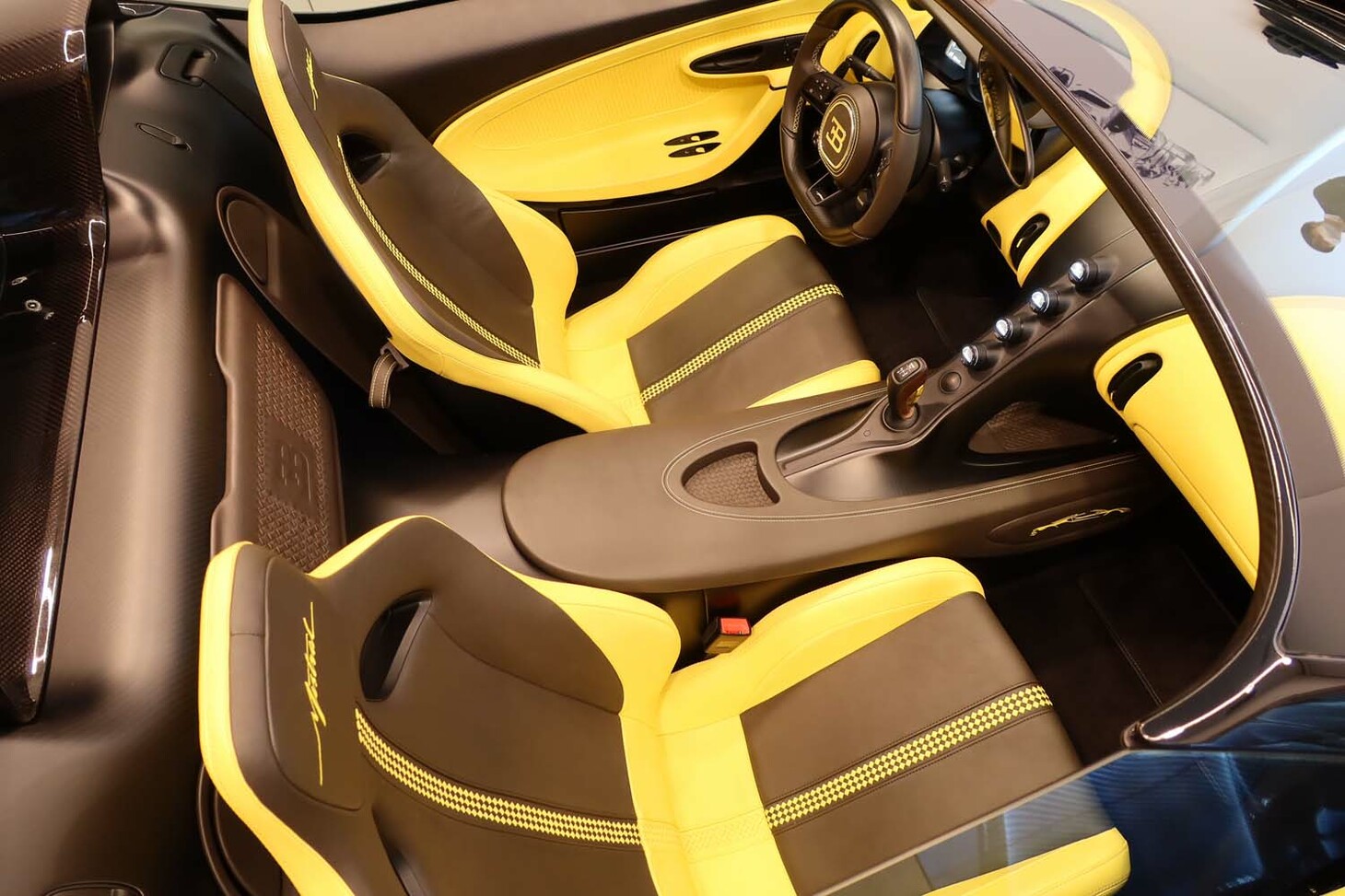 ブガッティW16ミストラル 内装・外装など50枚 【画像・写真】 - webCG