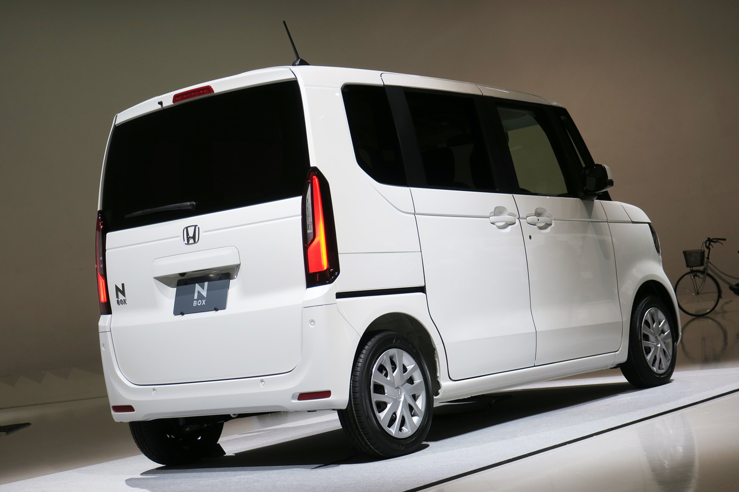 新型ホンダN-BOX／N-BOXカスタム 内装・外装など127枚 【画像・写真】 - webCG