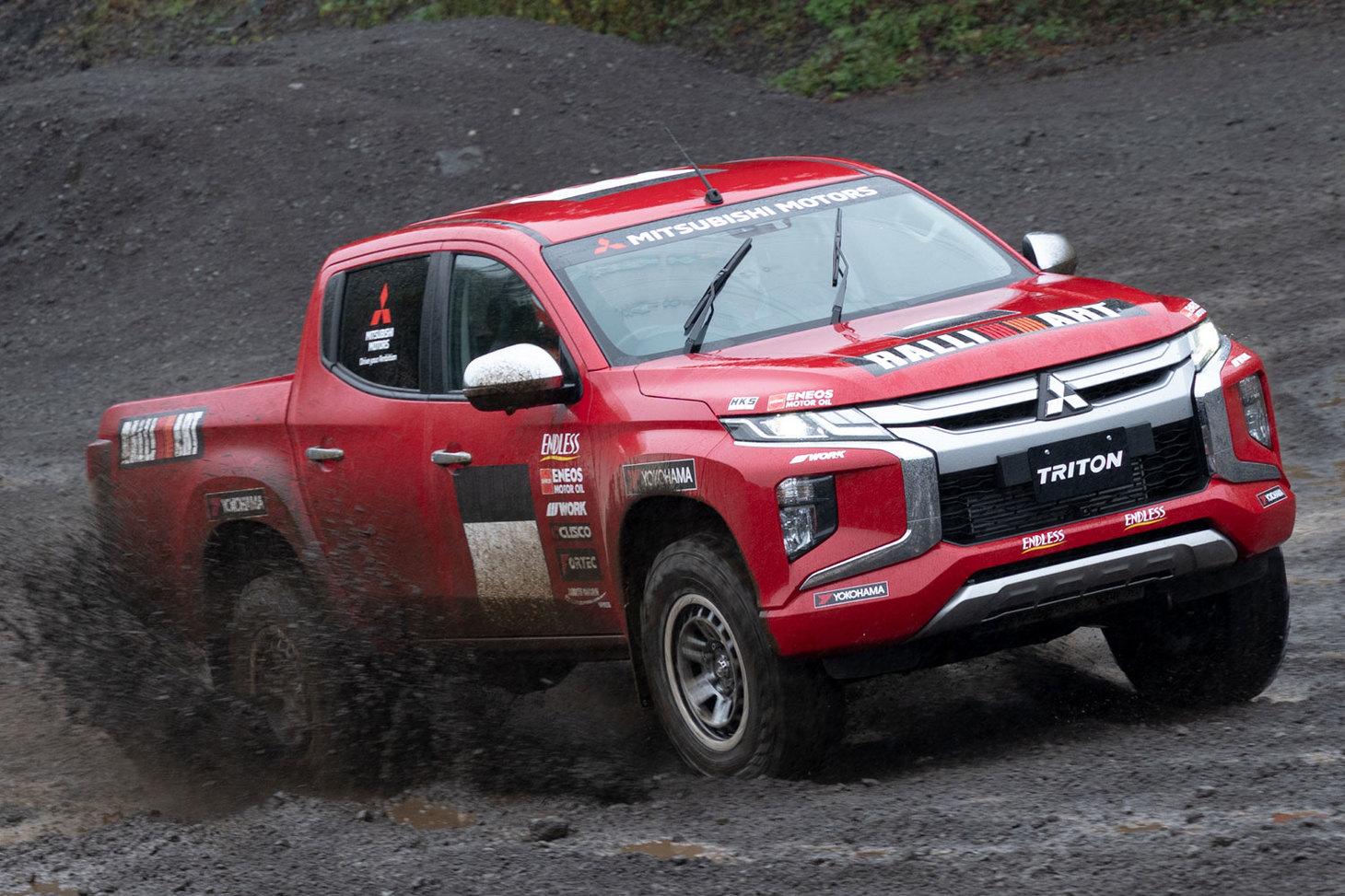 三菱アウトランダーP／デリカD：5 P／トライトンAXCR試作車【試乗記】 飛べよ！ ラリーアート - webCG