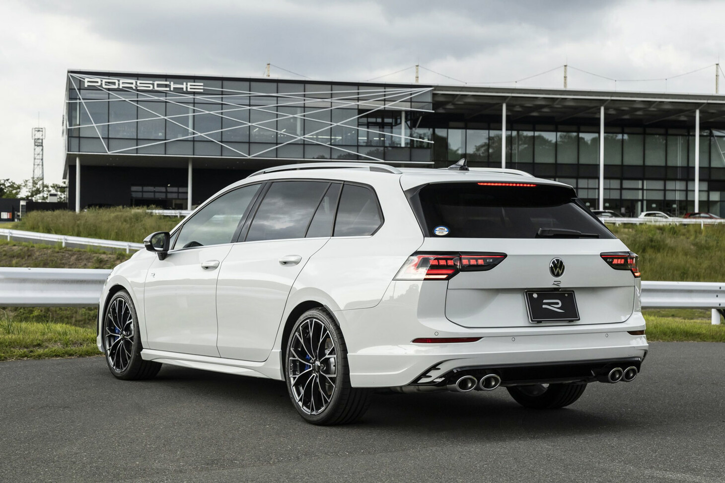 フォルクスワーゲン・ゴルフRヴァリアント／ゴルフR／ゴルフGTI【試乗記】 の画像26枚 - webCG