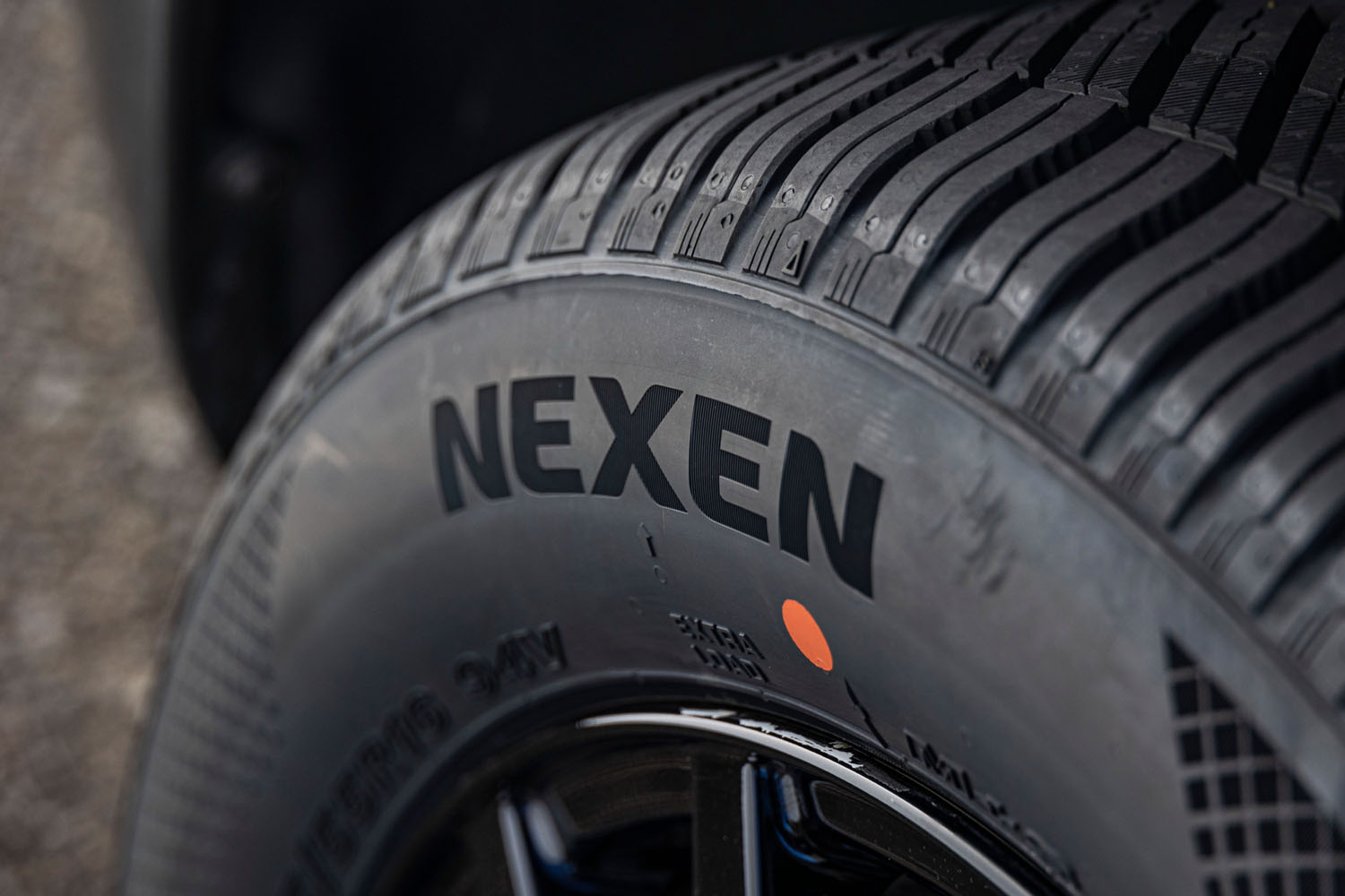 進化したオールシーズンタイヤ「N-BLUE 4Season 2」の走りを体感 【2025-2026 Winter webCGタイヤセレクション＜AD＞】 - webCG