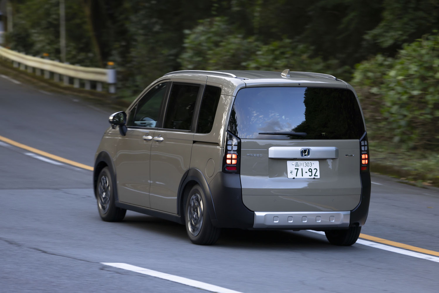 ホンダ・フリードe：HEVクロスター（後編） の画像13枚 - webCG