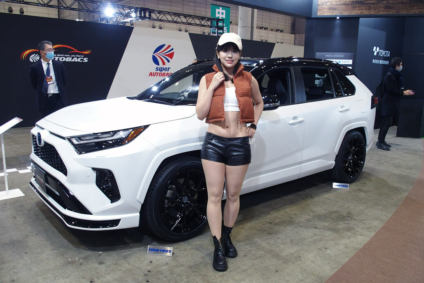 【東京オートサロン2023】 コンパニオン名鑑（その7） ビジュアル25枚 【画像・写真】 - webCG