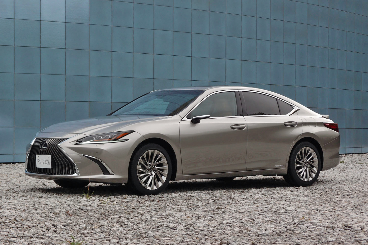 レクサスES300h“バージョンL” 内装・外装など44枚 【画像・写真】 - webCG