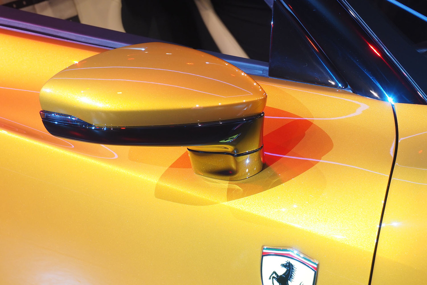 新型「フェラーリ849テスタロッサ」発表イベントの会場から 内装・外装など76枚 【画像・写真】 - webCG