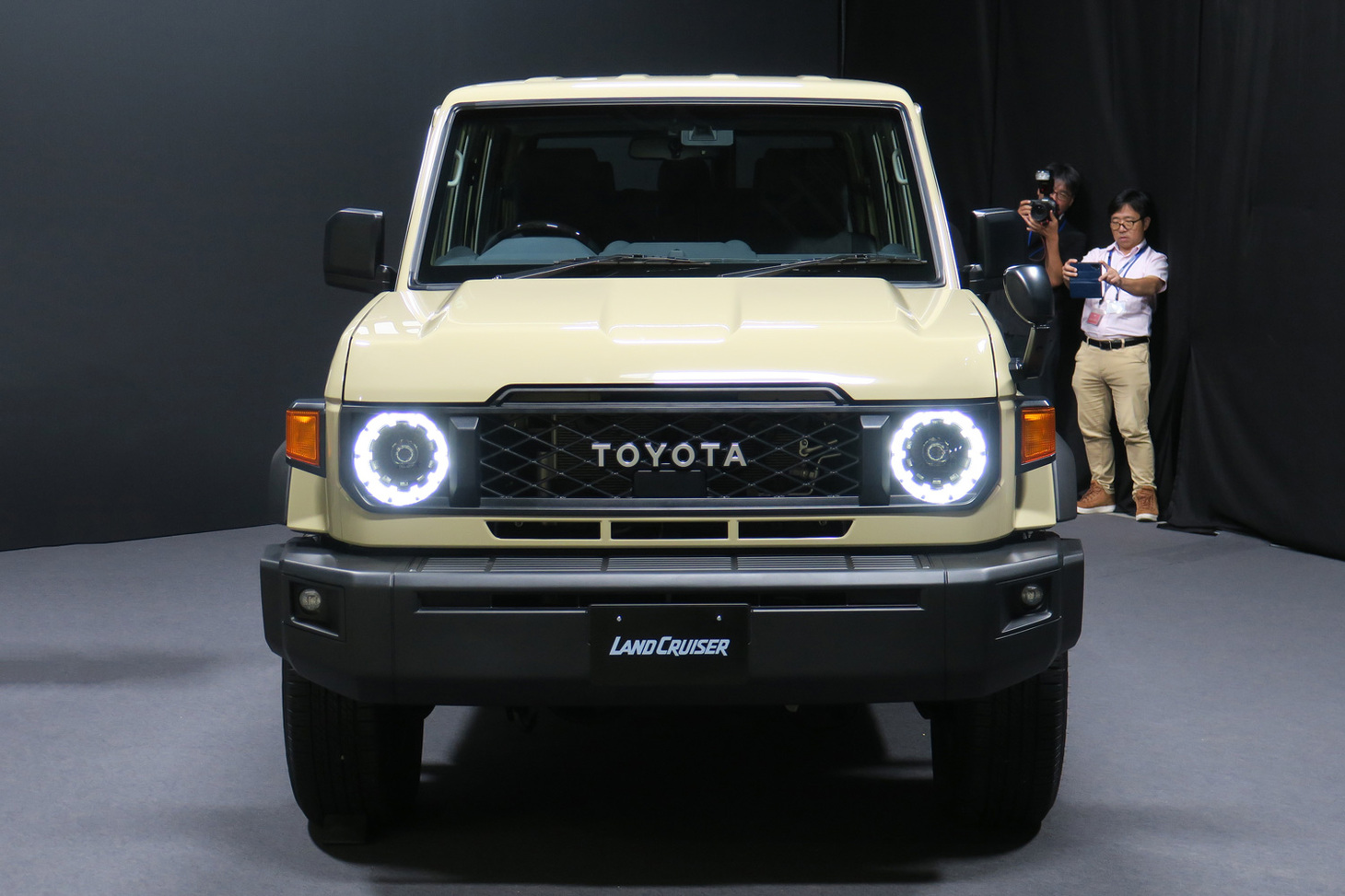 トヨタ・ランドクルーザー“70” 内装・外装など39枚 【画像・写真】 - webCG