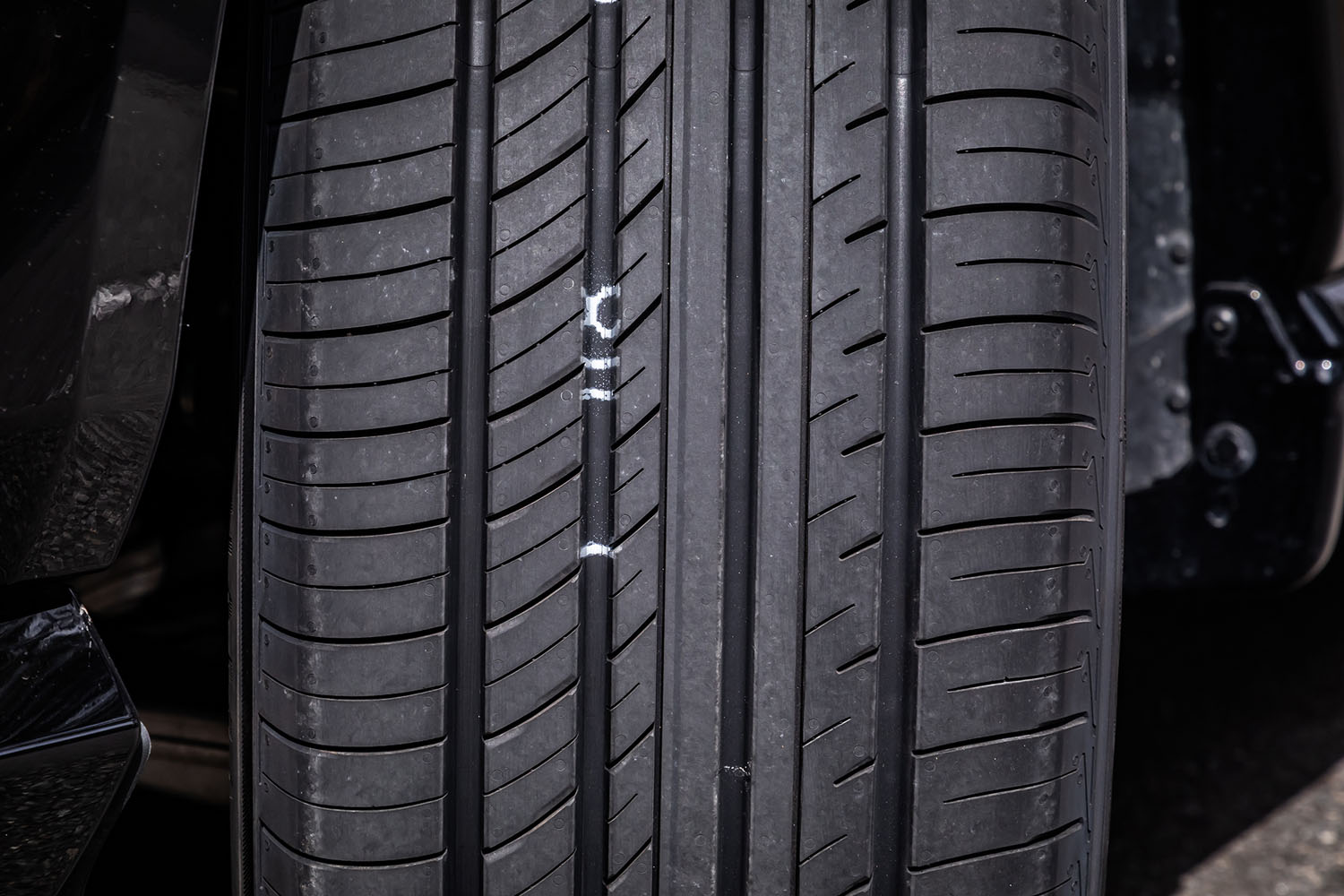 YOKOHAMA ADVAN dB V552でピュアEVの走りが際立つ 【2023 Spring webCGタイヤセレクション＜AD＞】 - webCG