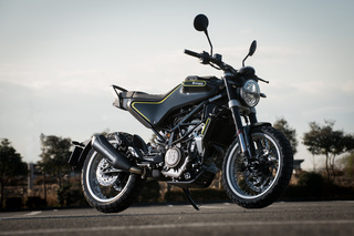 ハスクバーナが「スヴァルトピレン125」を発表 125ccの軽快なスクランブラーモデル 【ニュース】 - webCG