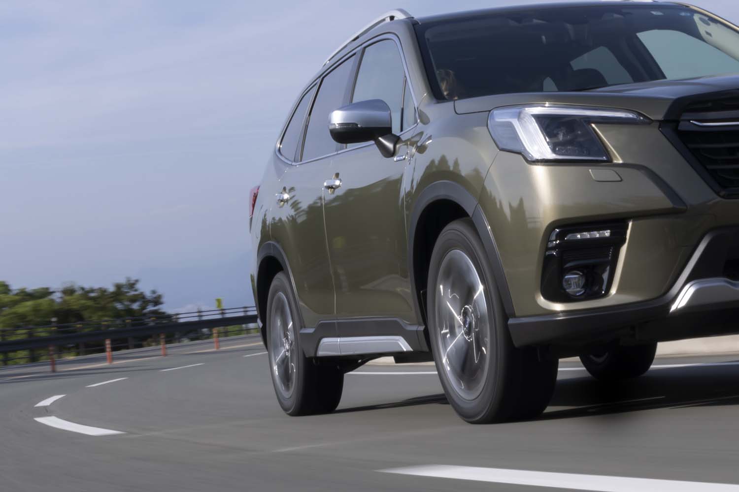 手放せない安心感 「KUMHO SOLUS 4S HA32」を味わう 【2022-2023 Winter webCGタイヤセレクション＜AD＞】 - webCG