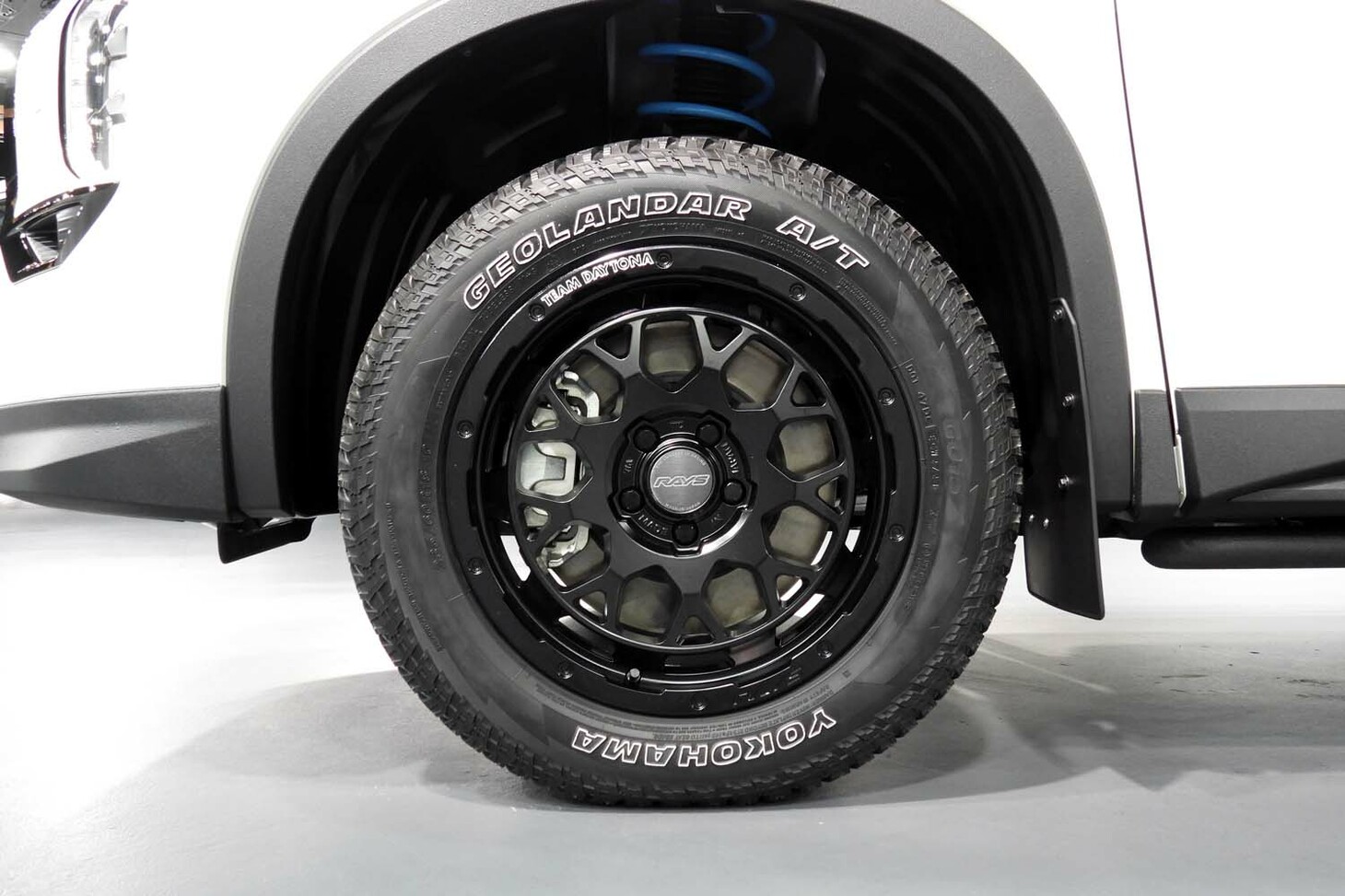 三菱アウトランダーPHEV ACTIVE FIELD（アクティブフィールド） 内装・外装など34枚 【画像・写真】 - webCG