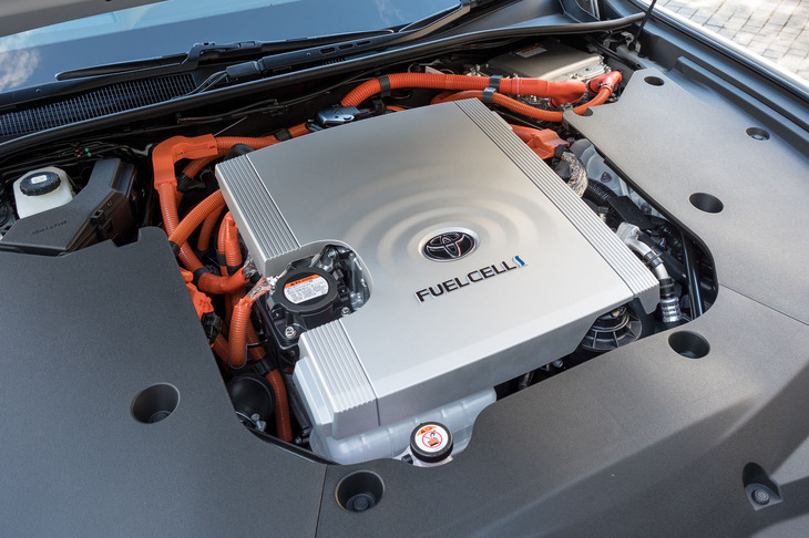 トヨタ・クラウン セダンZ＜FCEV＞／クラウン セダンZ＜HEV＞【試乗記】 の画像18枚 - webCG