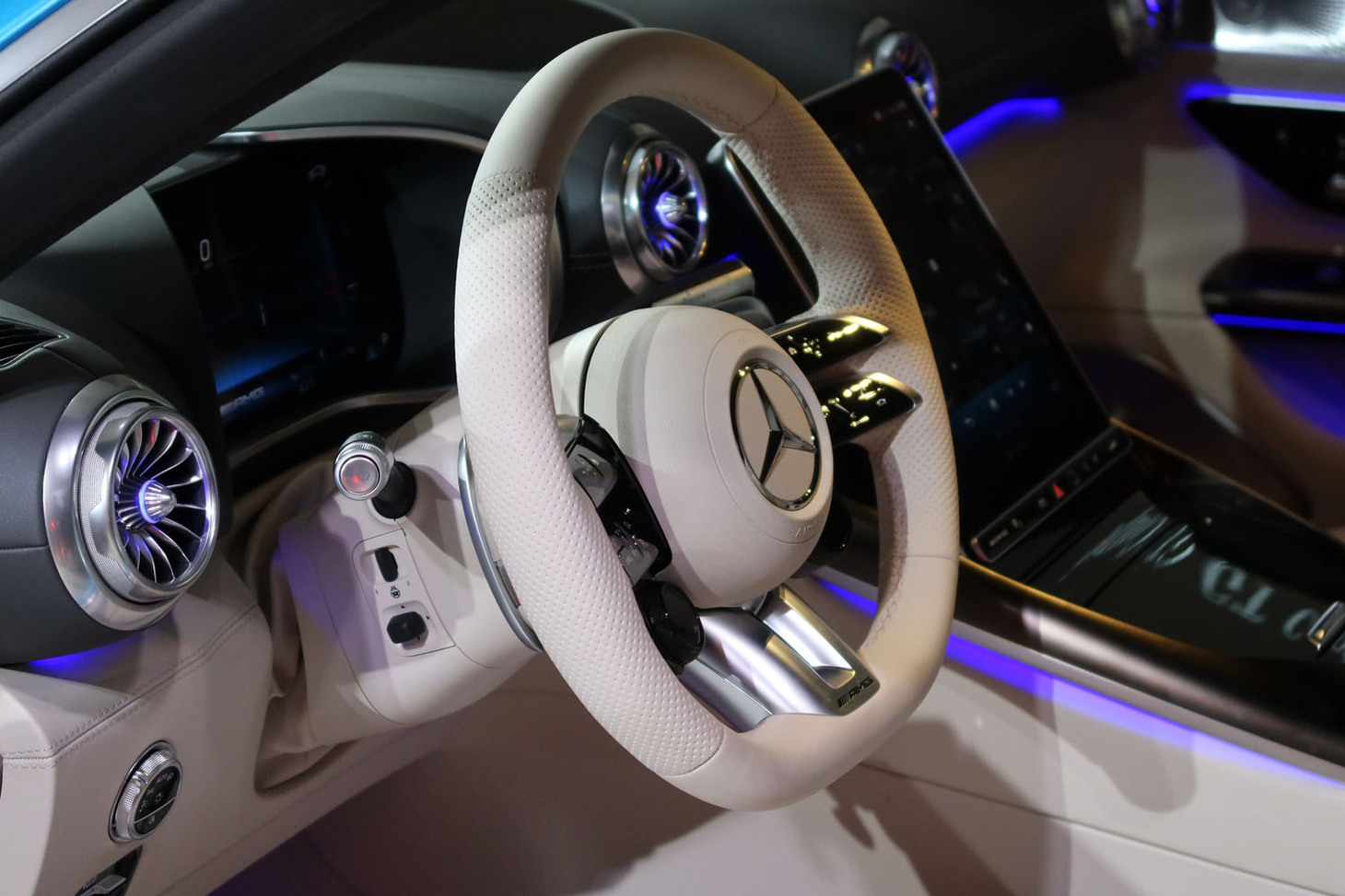 メルセデスAMG GT63 4MATIC＋ クーペ 内装・外装など60枚 【画像・写真】 - webCG