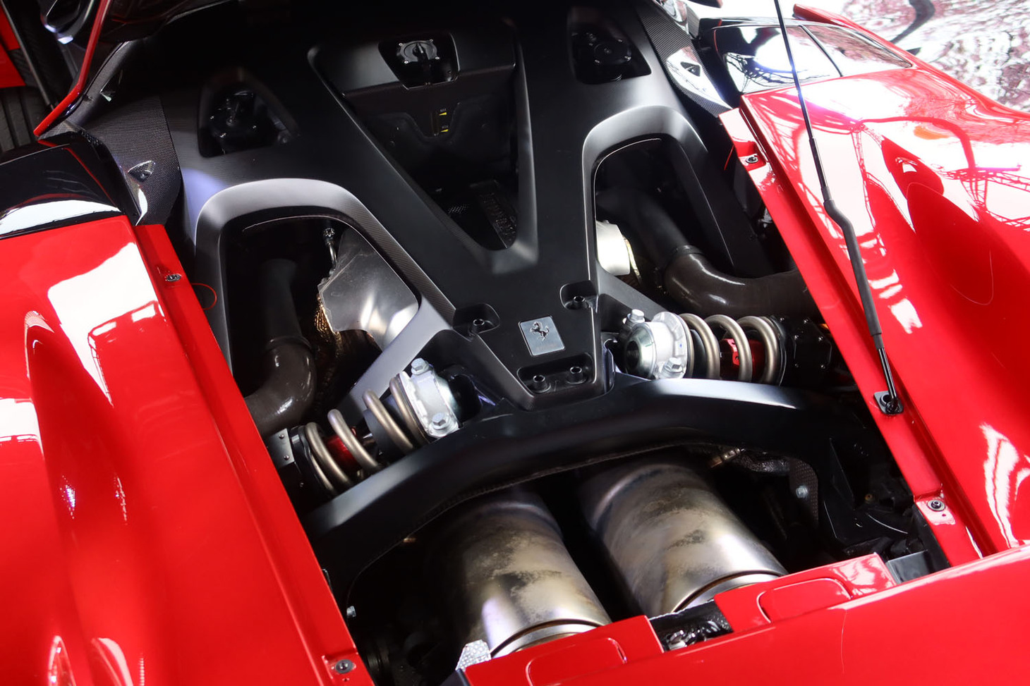 フェラーリF80 内装・外装など66枚 【画像・写真】 - webCG