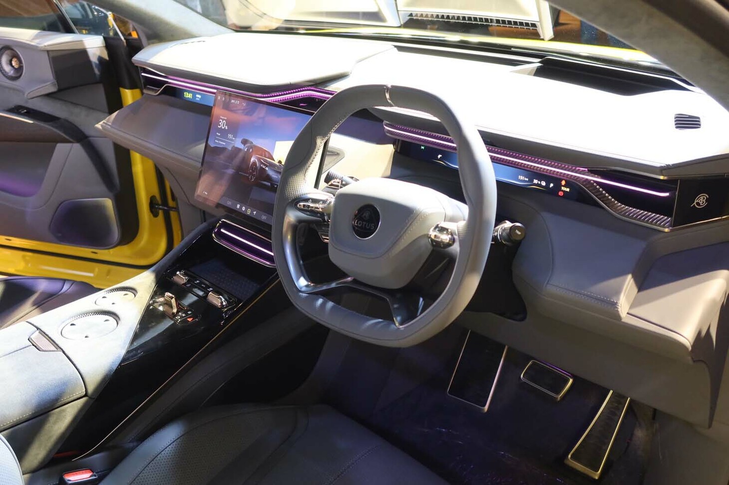 国内初披露！ これが電動ハイパーSUV「ロータス・エレトレ」だ！ の画像4枚 - webCG