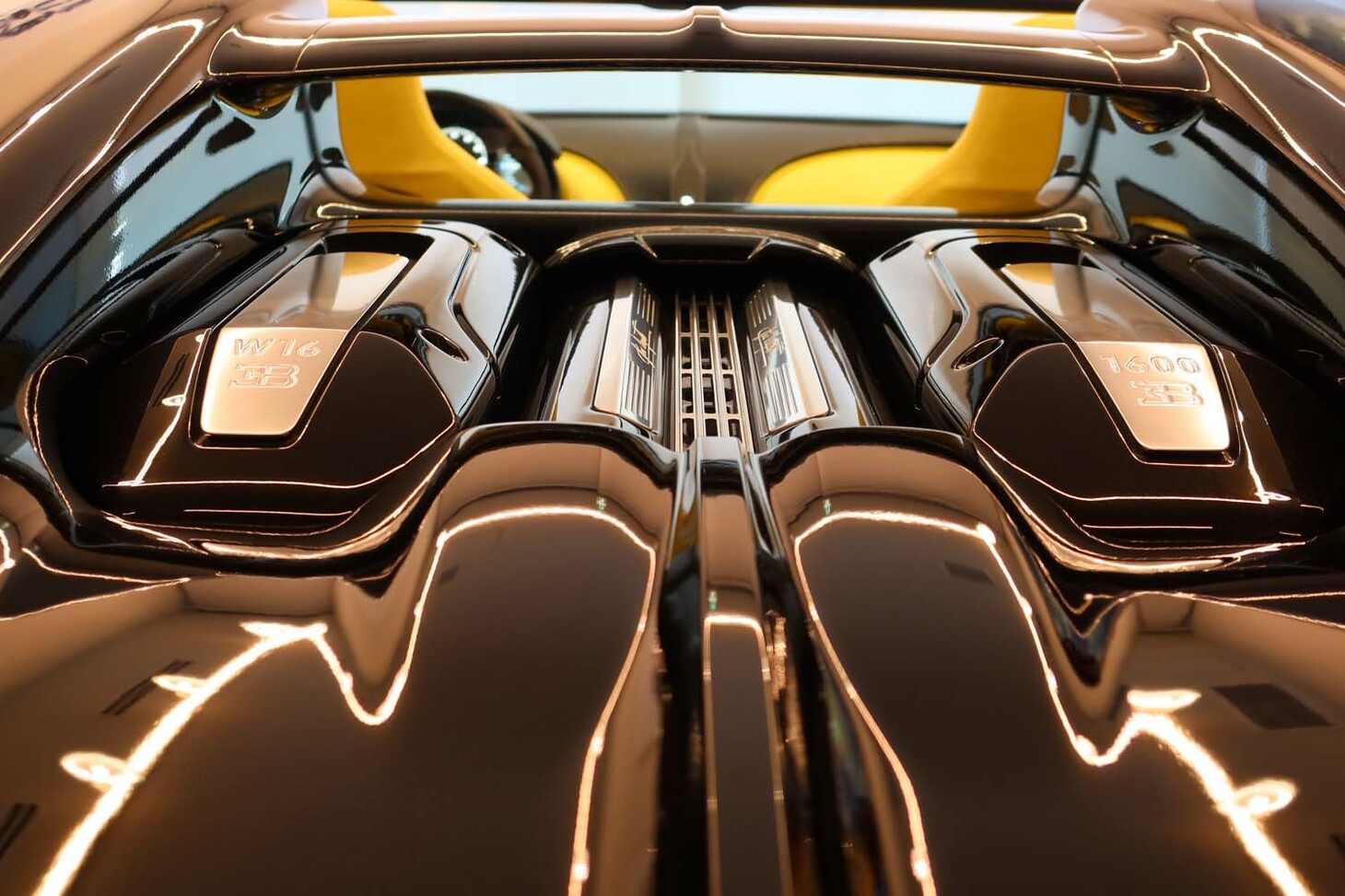 ブガッティW16ミストラル 内装・外装など50枚 【画像・写真】 - webCG