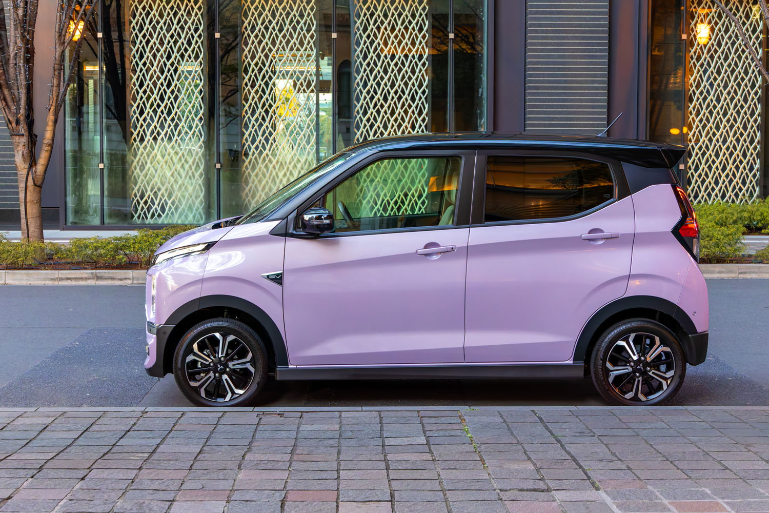 小さなクルマで大満足 三菱eKクロスEVの魅力に迫る 【できる軽でもっといいカーライフ 三菱eKクロスEVで行こう＜AD＞】 - webCG