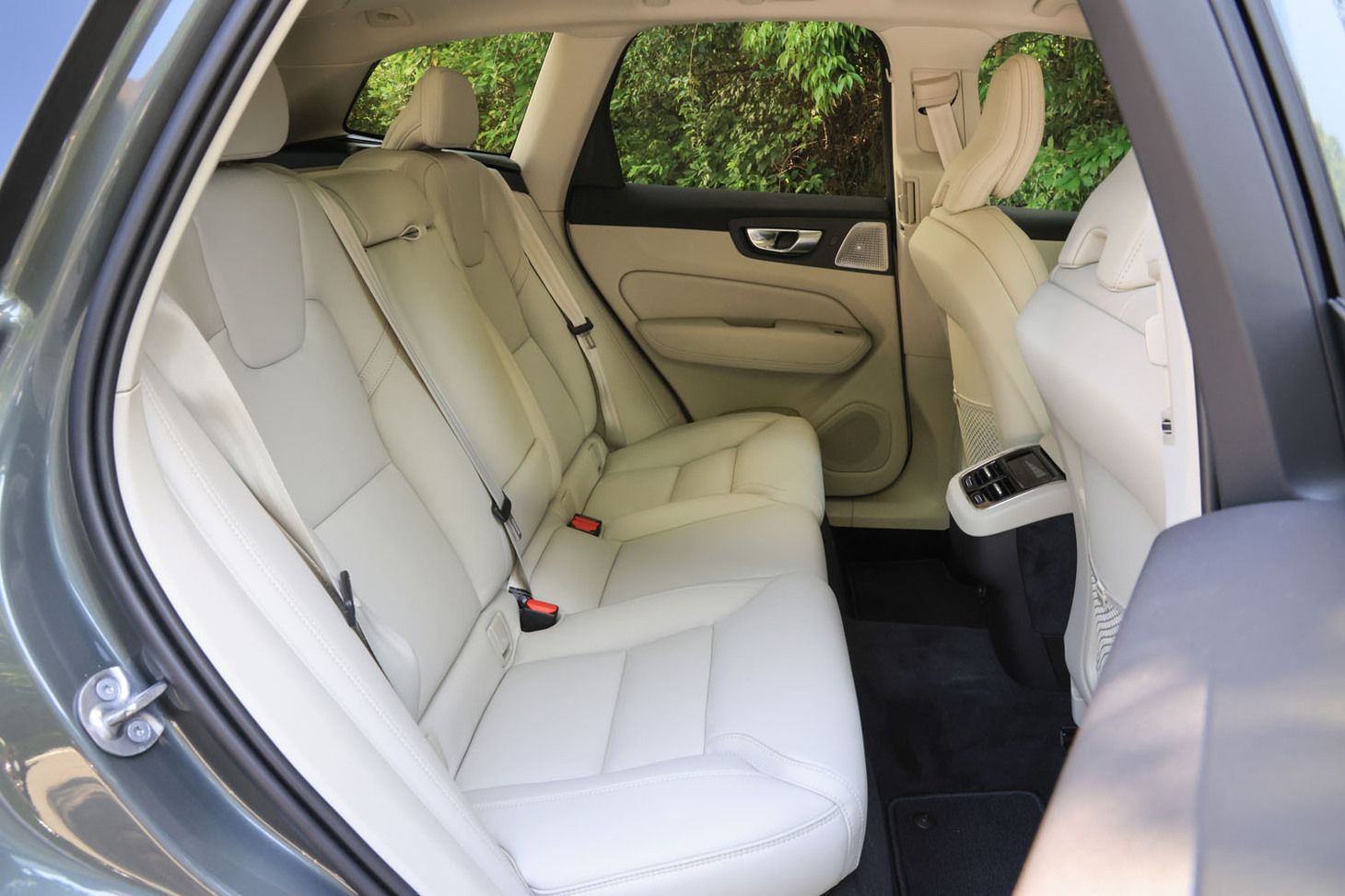 ボルボXC60ウルトラB5 AWD（4WD/8AT）【試乗記】 の画像19枚 - webCG