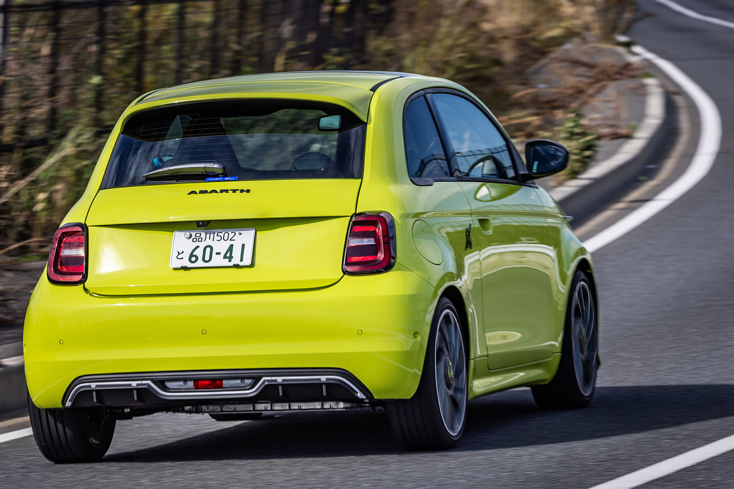 アバルト500eツーリスモ ハッチバック（FWD）【試乗記】 の画像21枚 - webCG