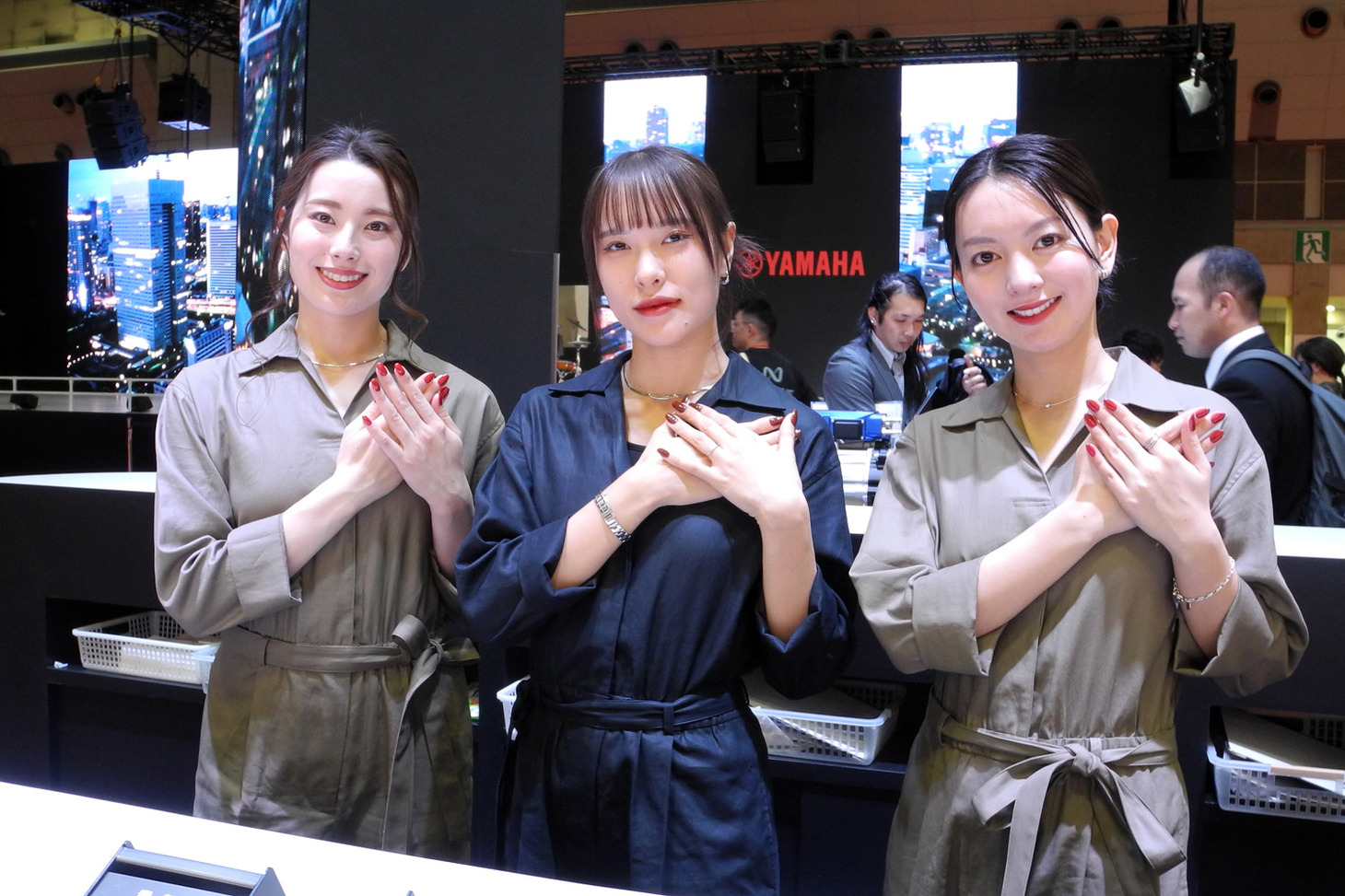 【ジャパンモビリティショー2025】コンパニオン（その1） ビジュアル16枚 【画像・写真】 - webCG